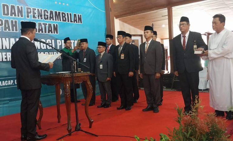 Isi Kekosongan Jabatan, Pj Bupati Lantik 8 Pejabat - Bercahaya News
